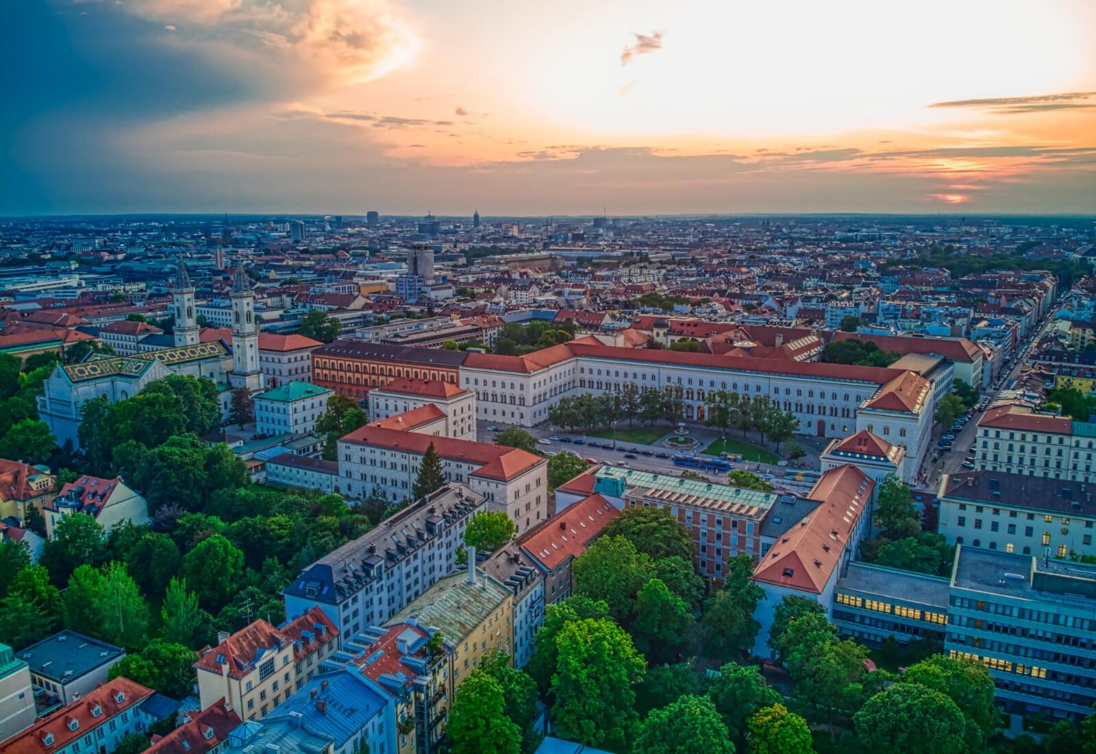 Campus Geschwister-Scholl-Platz - LMU München